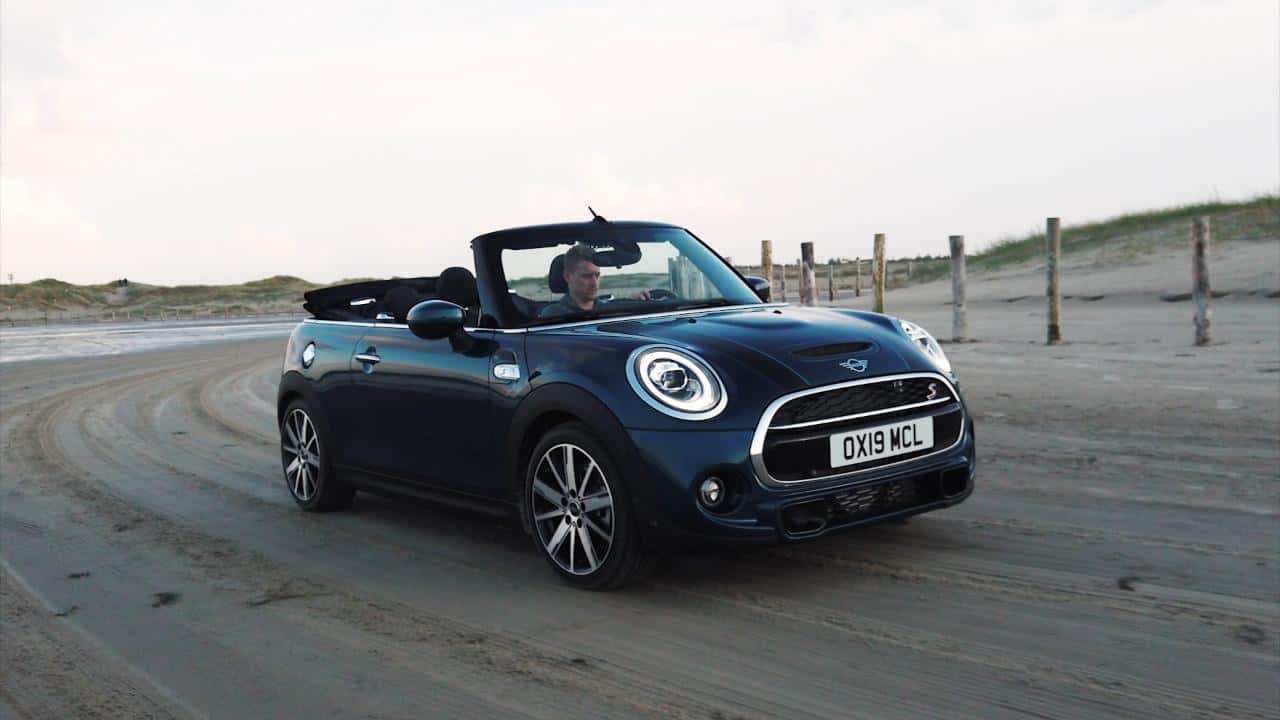 Mini Cabrio Sidewalk