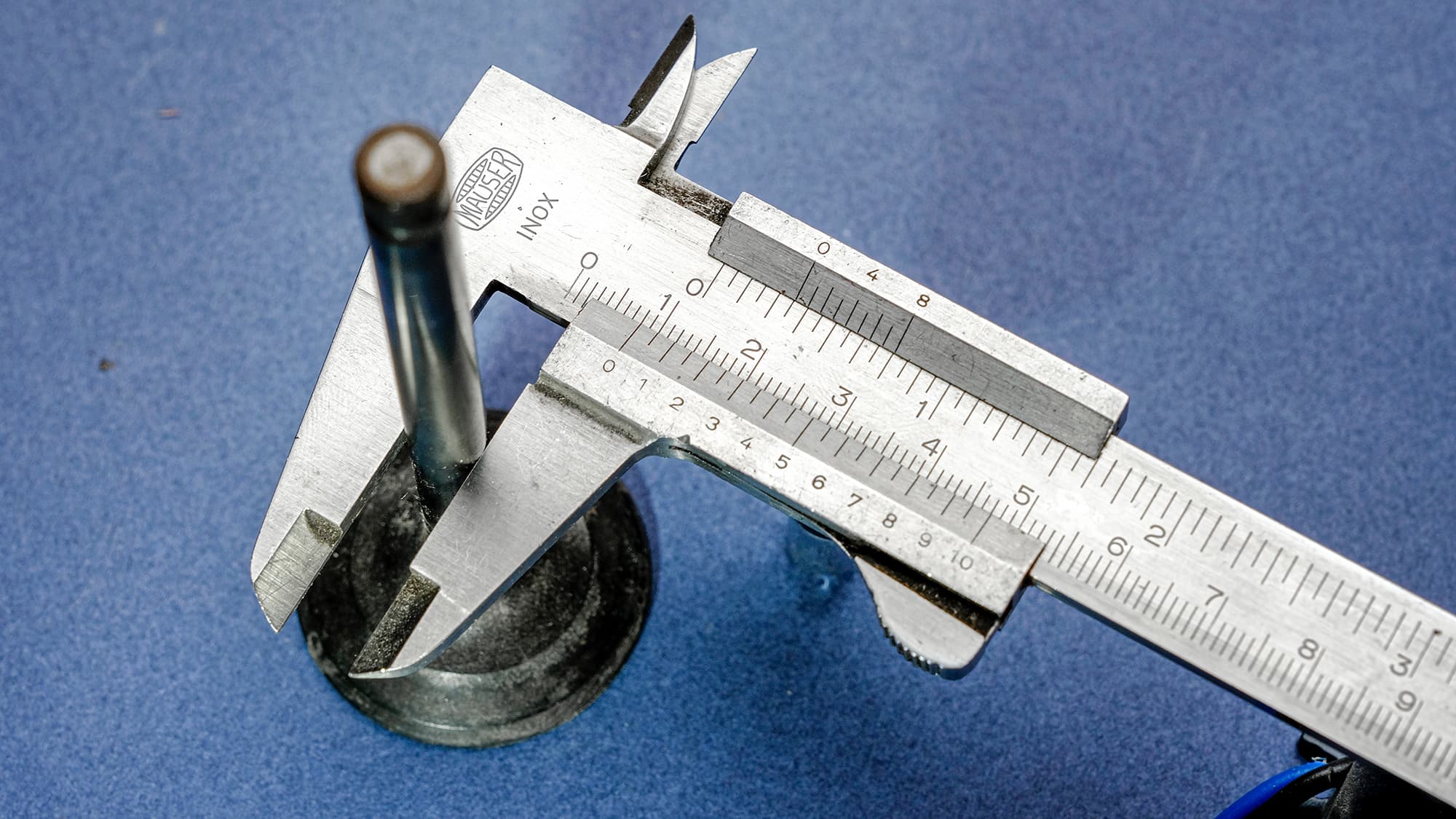 So lesen Sie einen Messschieber millimetergenau ab