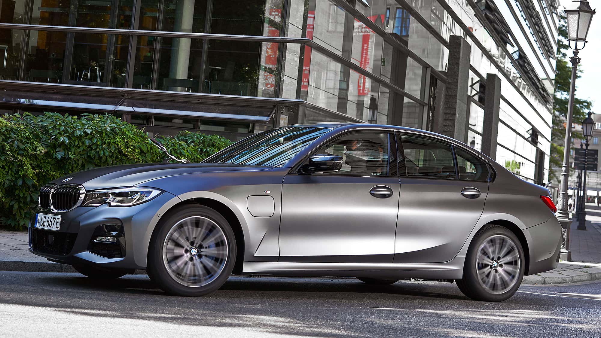 Neuer BMW 320e und 520e mit Plug-in-Hybrid-Antrieb
