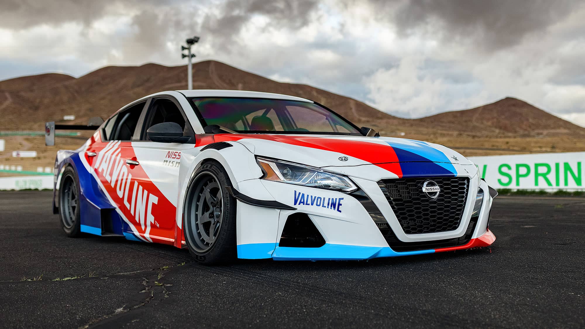Altimaniac: Nissan Altima Driftcar von Chris Forsberg