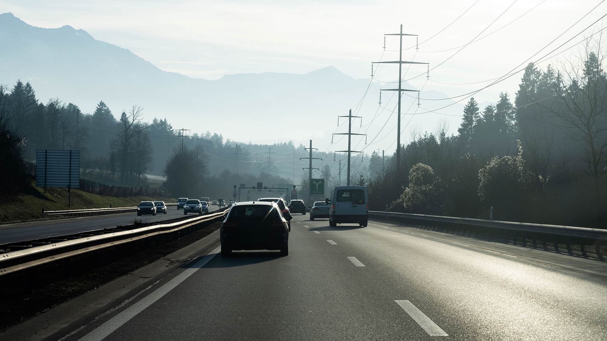 Anti-Blackout-Plan Schweiz: Tempo 100, E-Autos stehen