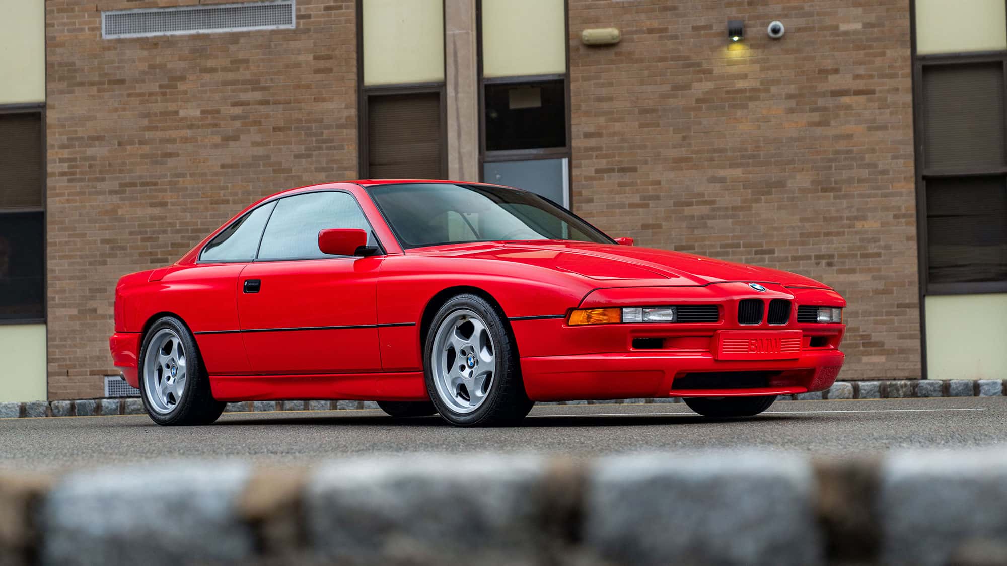 BMW 850 CSi: 12-Zylinder mit 380 PS