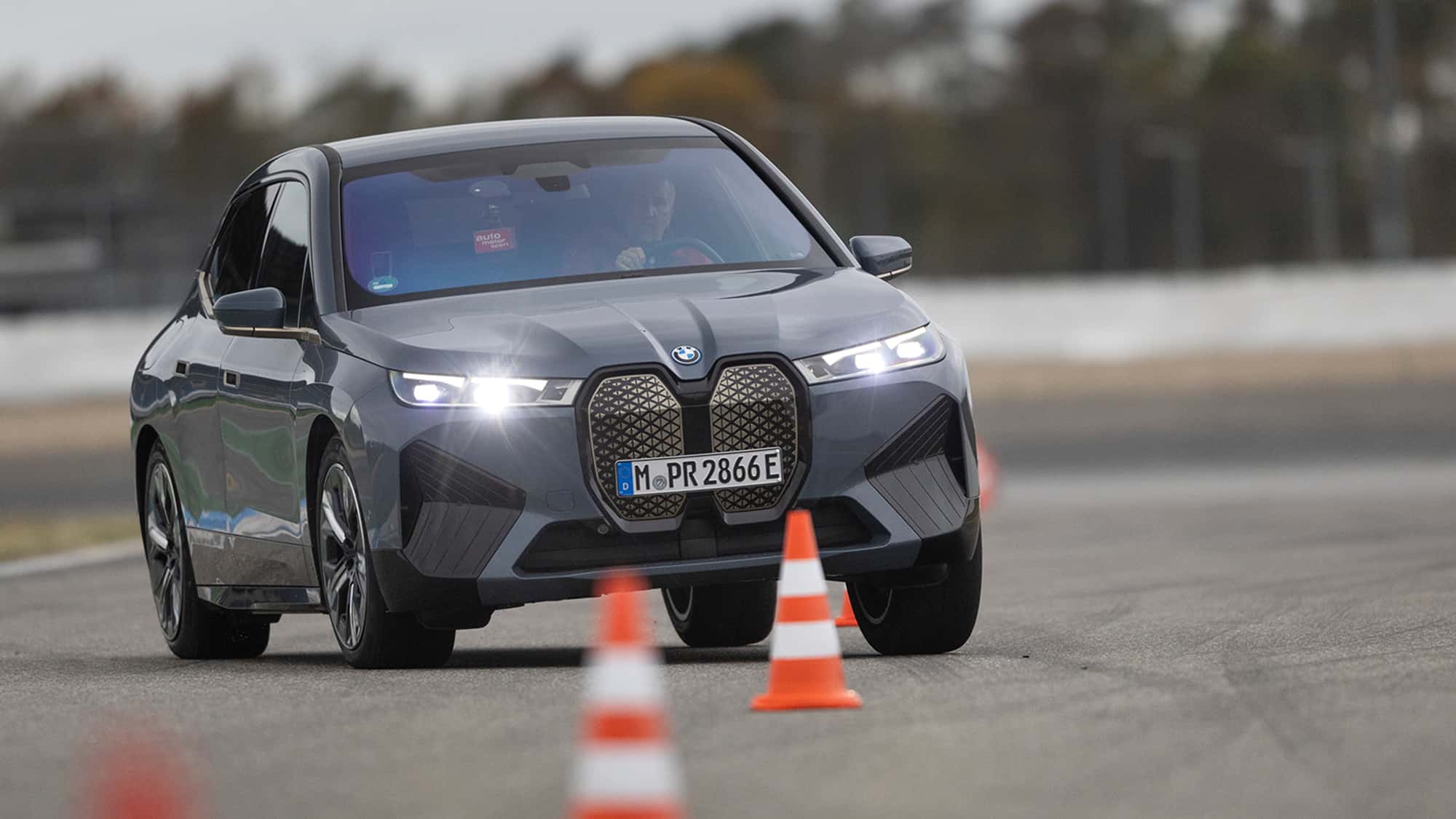 Kosten und Realverbrauch: BMW iX xDrive50 (Technische Daten)