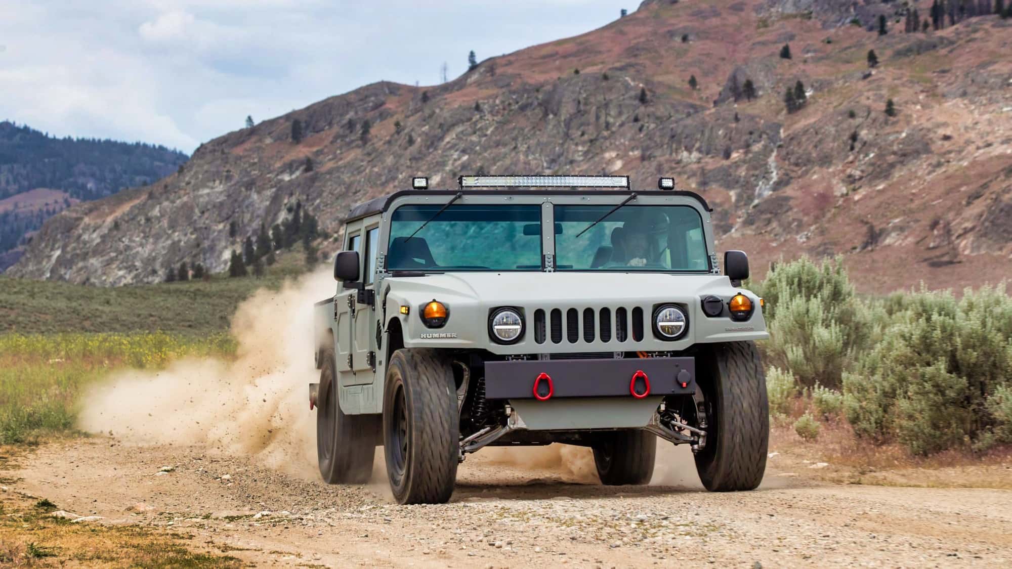 NAEV Cyber Hummer Elektro-Geländewagen mit Tesla-Power