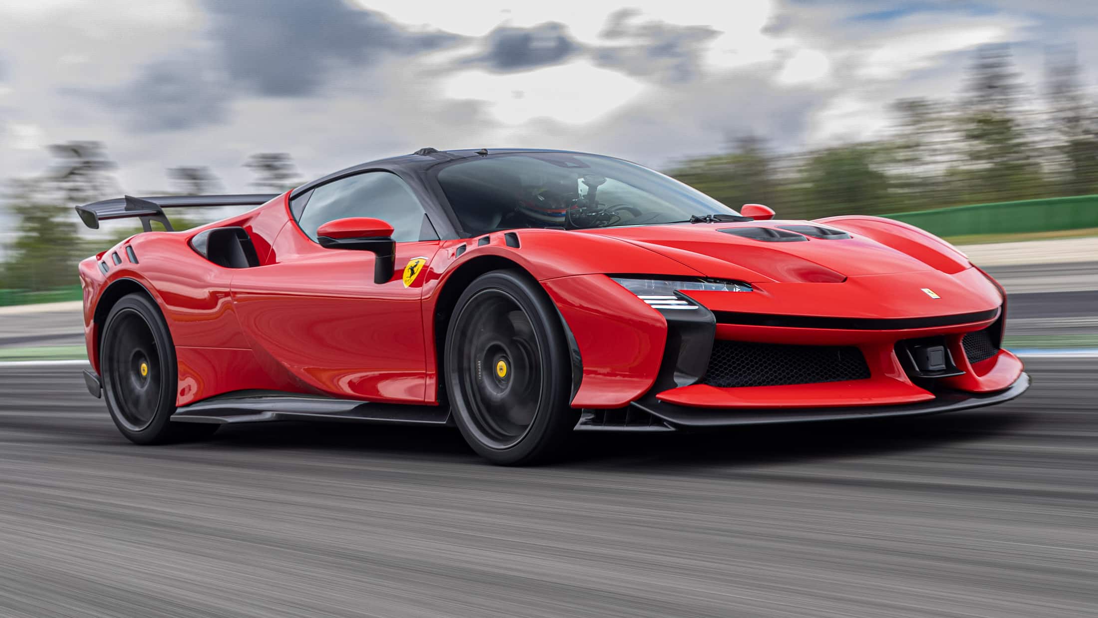 Ferrari SF90 XX Stradale im Test (Technische Daten)