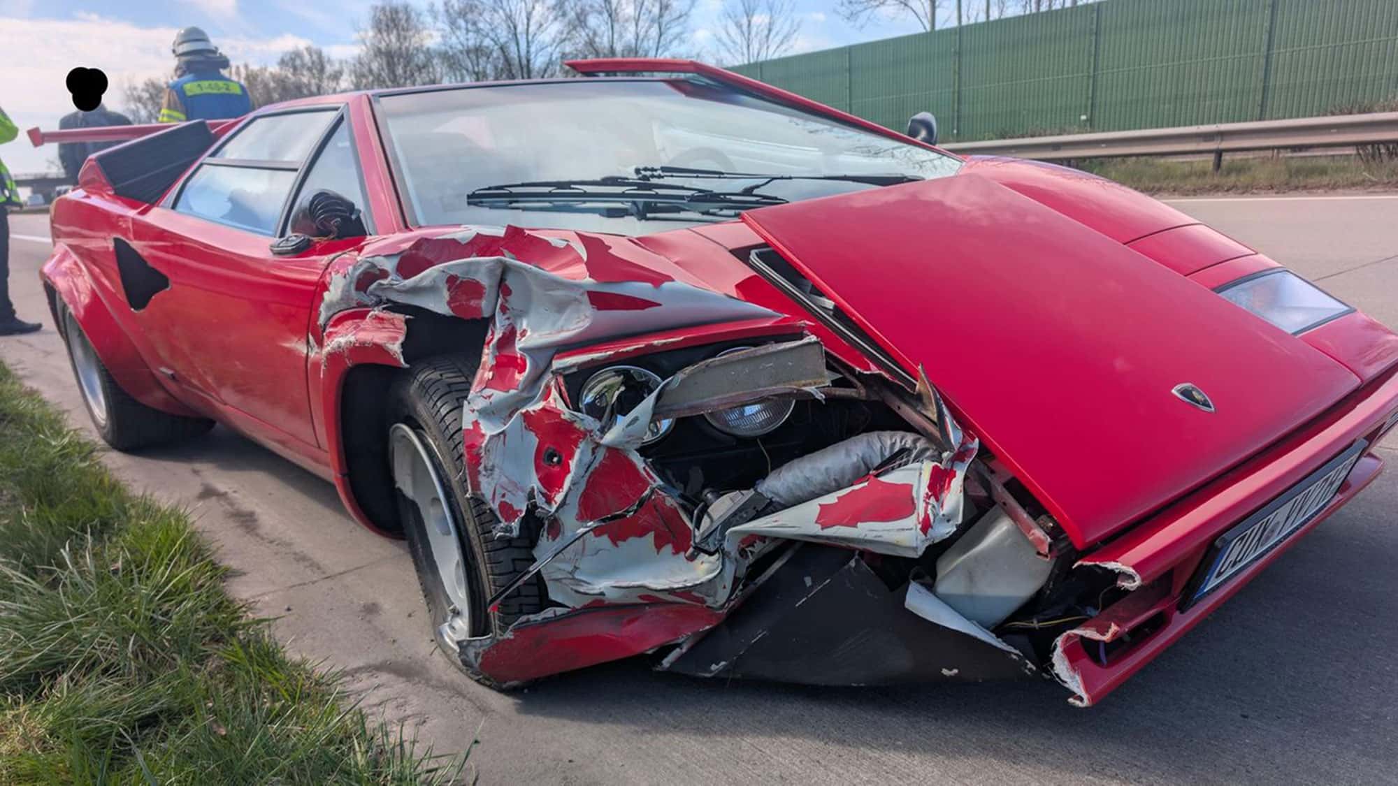Mit 83 und Tempo 180: Senior crasht Countach