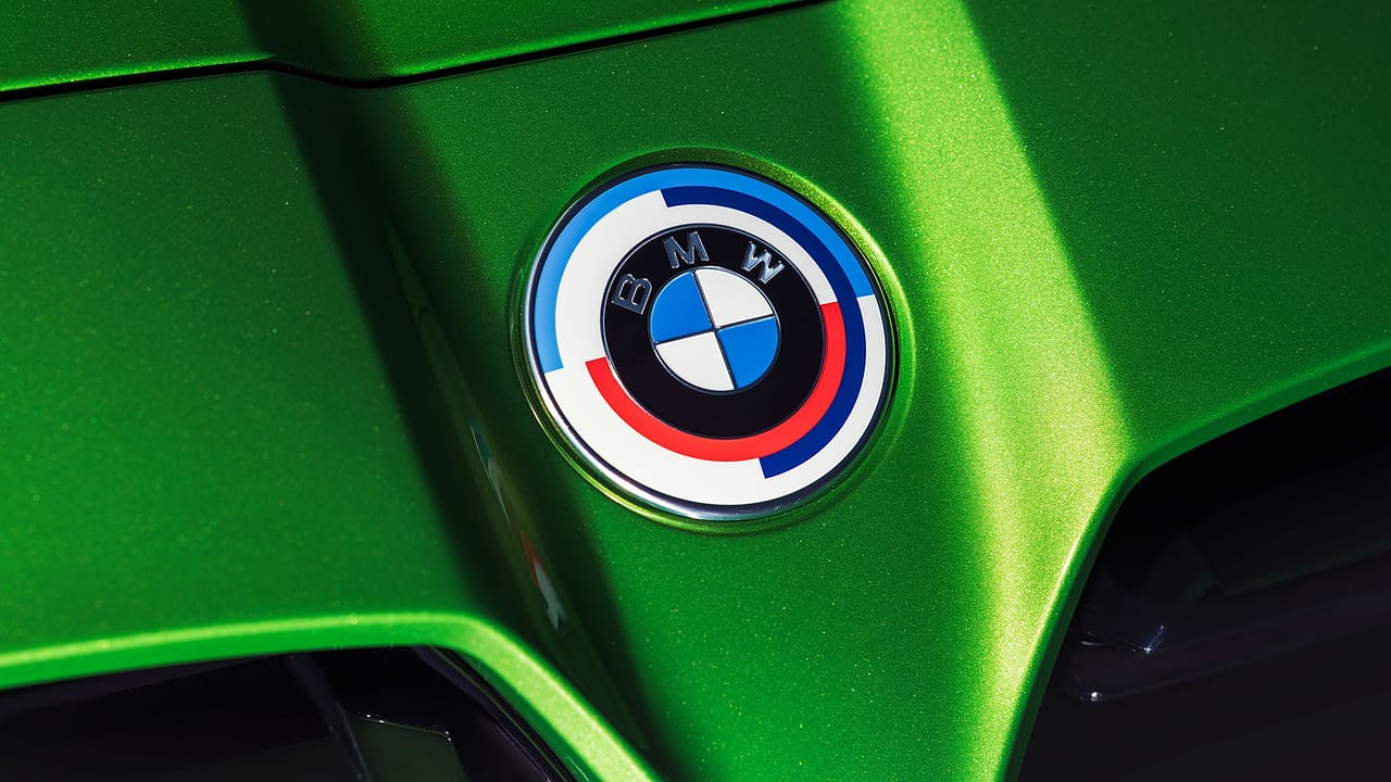 Bmw M Logo Carimagem 381 Bmw Car Emblem Stock Photos, High Res